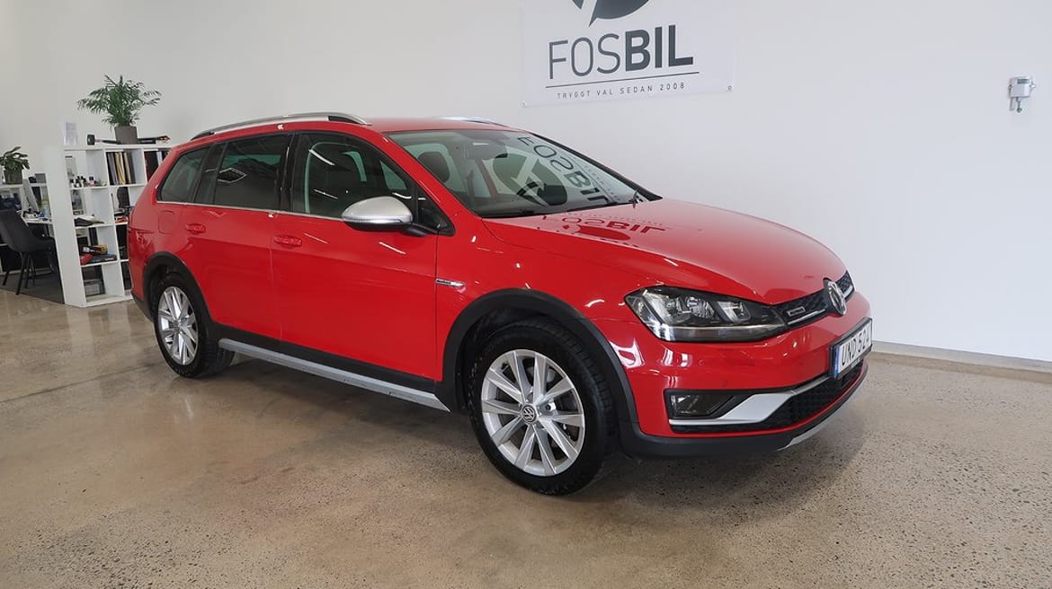UND524 | Volkswagen Golf Alltrack | 2.0 TDI 4M Aut-Drag-Värmare-Carplay ...