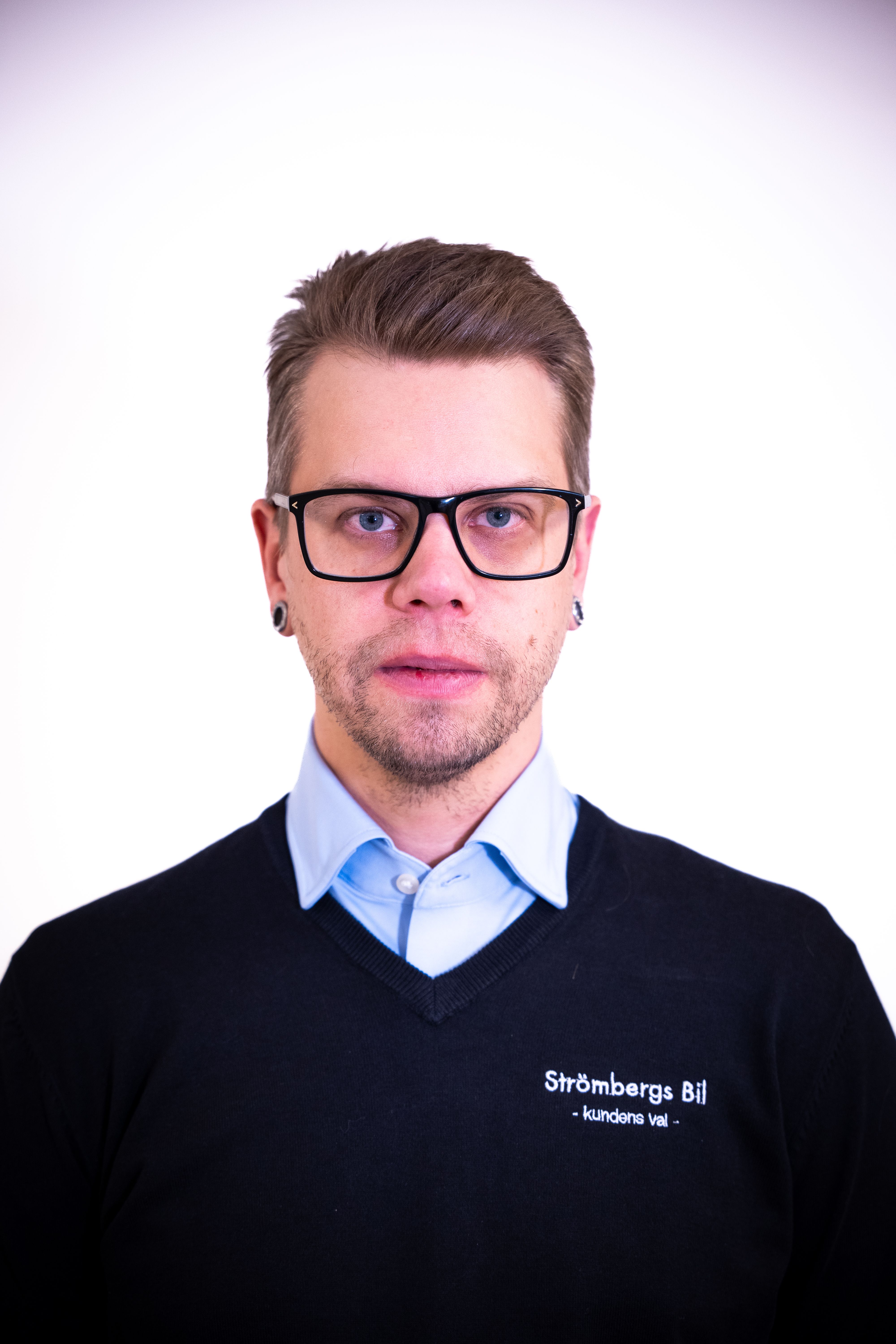 Linus Larsson - Strömbergs Bil AB