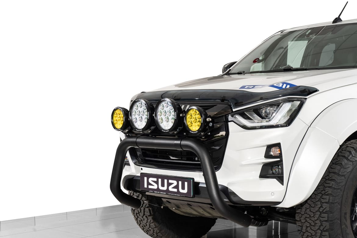 PD75913 | Isuzu D-Max Space Cab | Premium Black Edition – AT37 Arctic ...