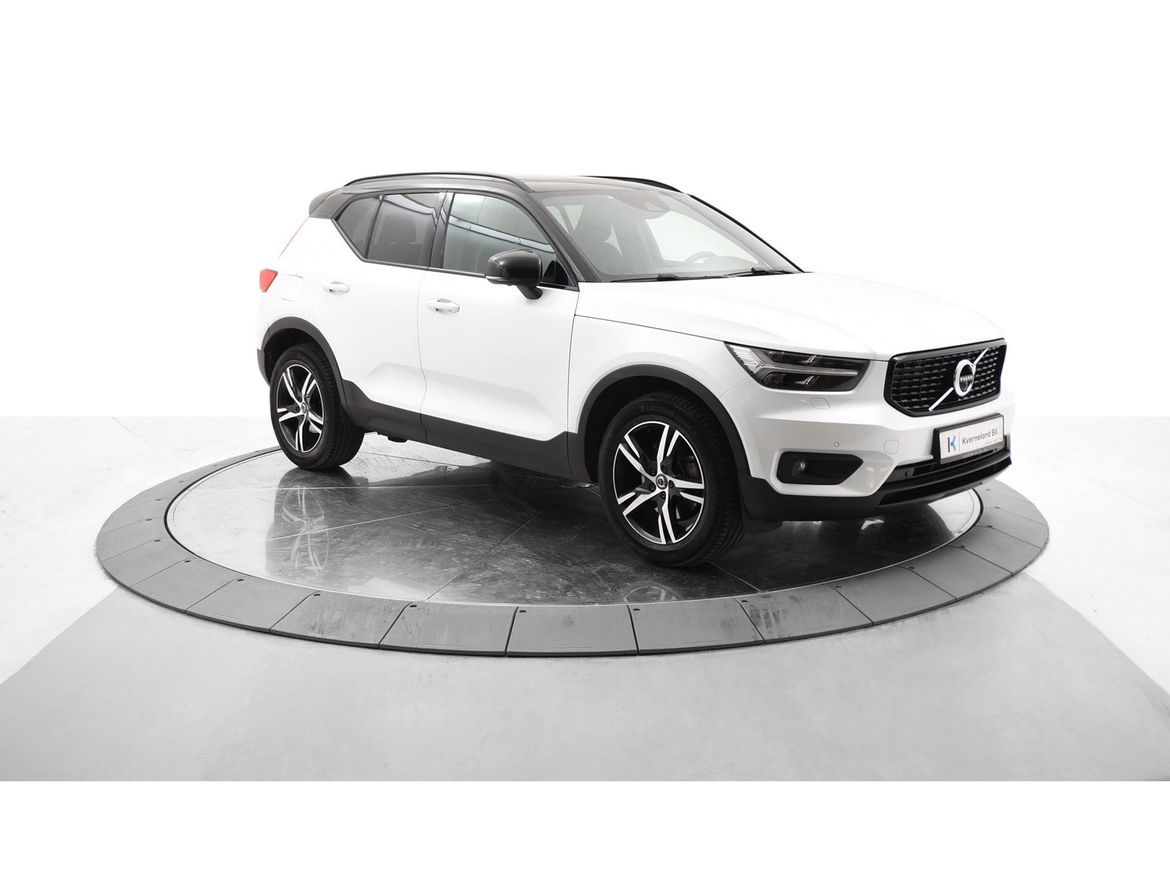 SD91218 | Volvo XC40 | D3 AWD R Design H.Feste2000kg/Panorama/360Kamera ...