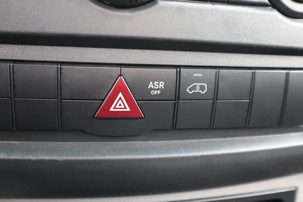 YWU844 | Mercedes-Benz Sprinter 316 NGT Chassi Cab | Flak | Wayke