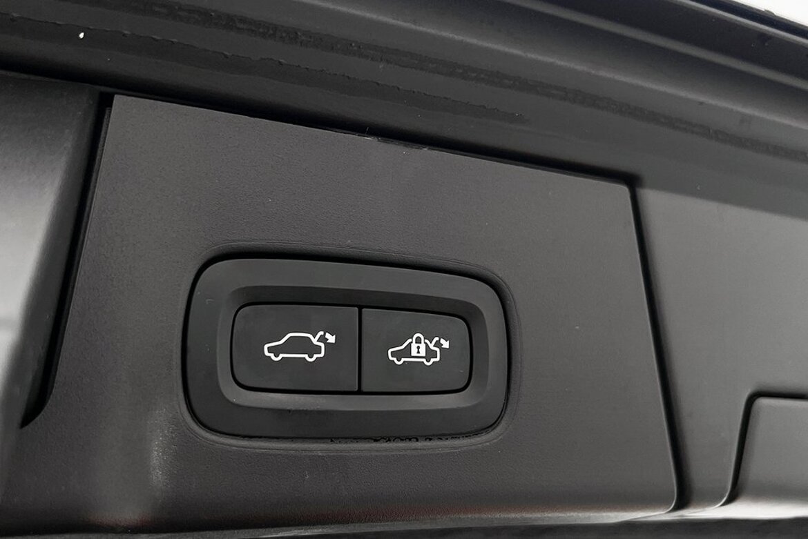 ZUN02E | Volvo V90 | D4 190hk R-Design Panorama 360° Head-up Drag BLIS ...