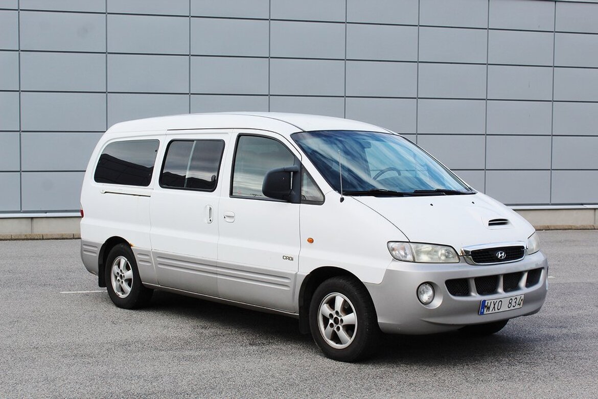 For sale - Hyundai H-1 Minibus 2.5 CRDi Automatic, 140hp, 2005 for sale ...